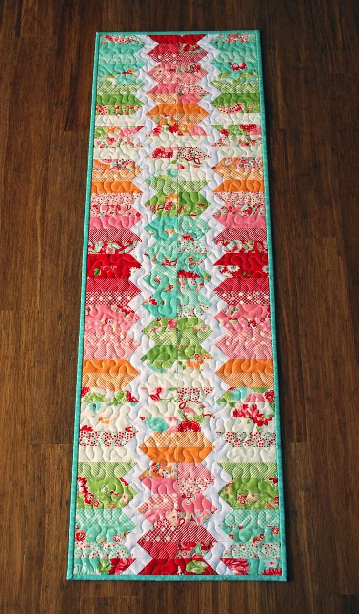 Table Runner | crafts.alldaycrochet