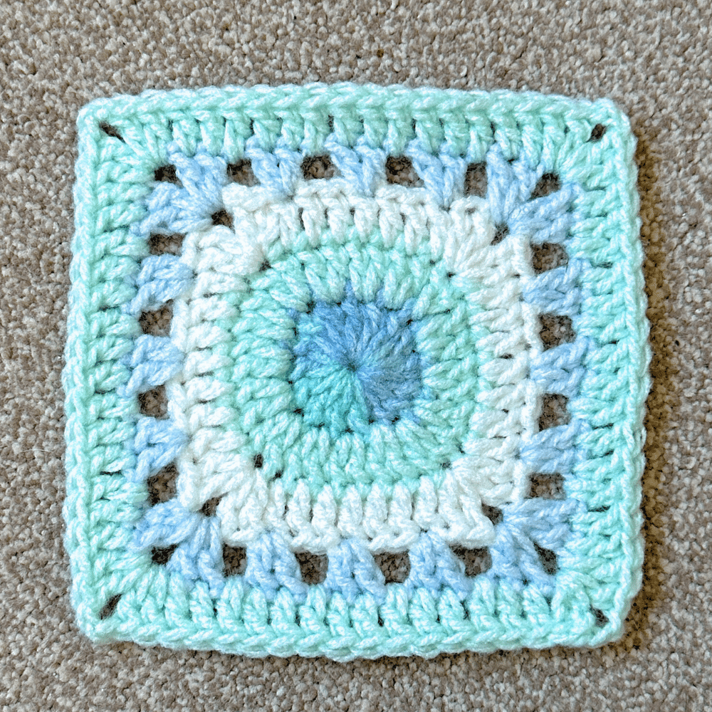 Blooming Granny Square - crafts.alldaycrochet